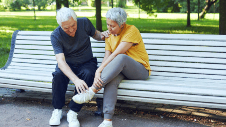 What Does Poor Circulation in Legs and Feet Look Like?